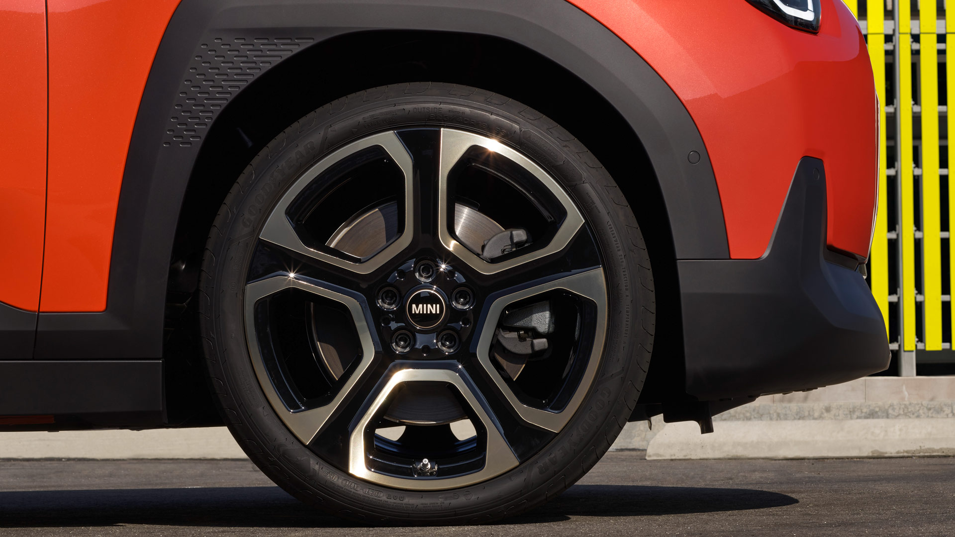 MINI Tyrelabel - the perfect tyres for your MINI | MINI UK