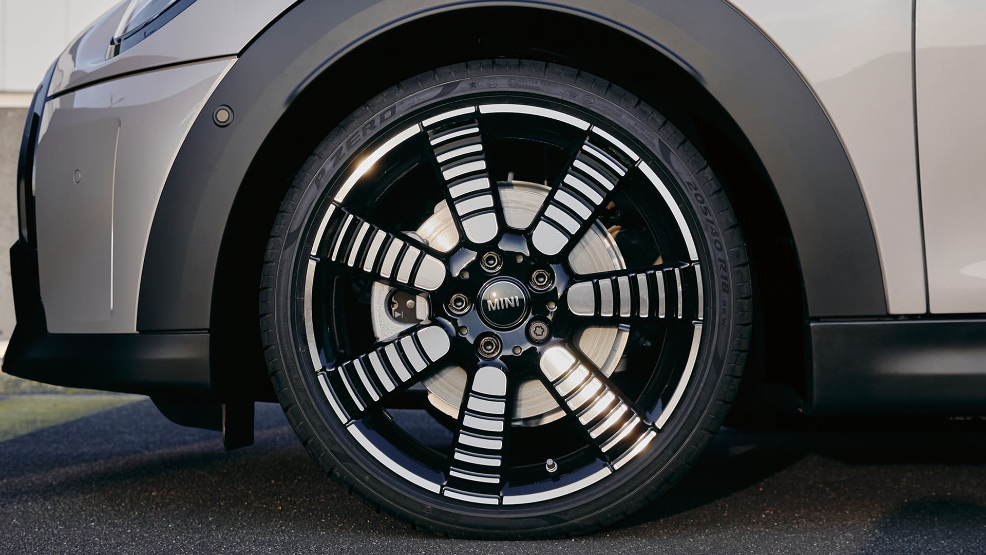 MINI Tyrelabel - the perfect tyres for your MINI | MINI UK