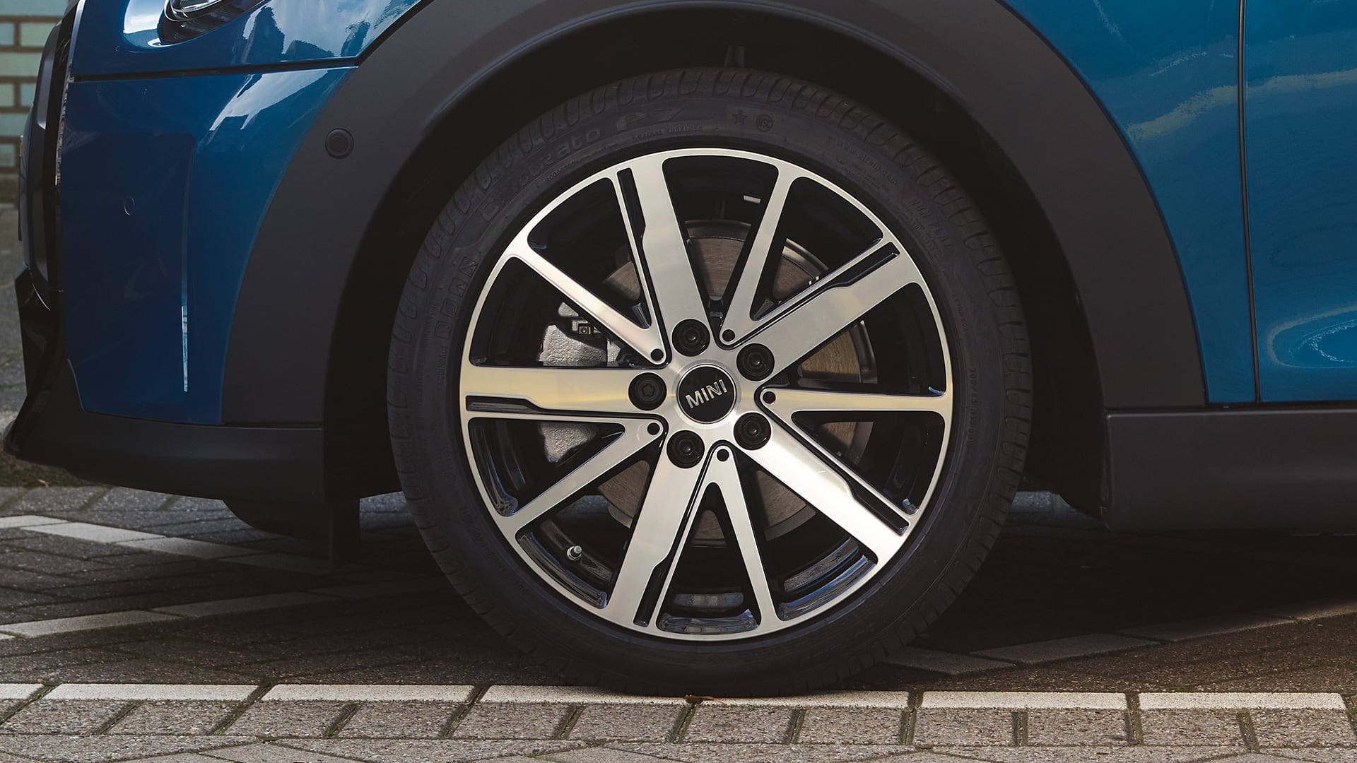 MINI Tyrelabel - the perfect tyres for your MINI | MINI UK