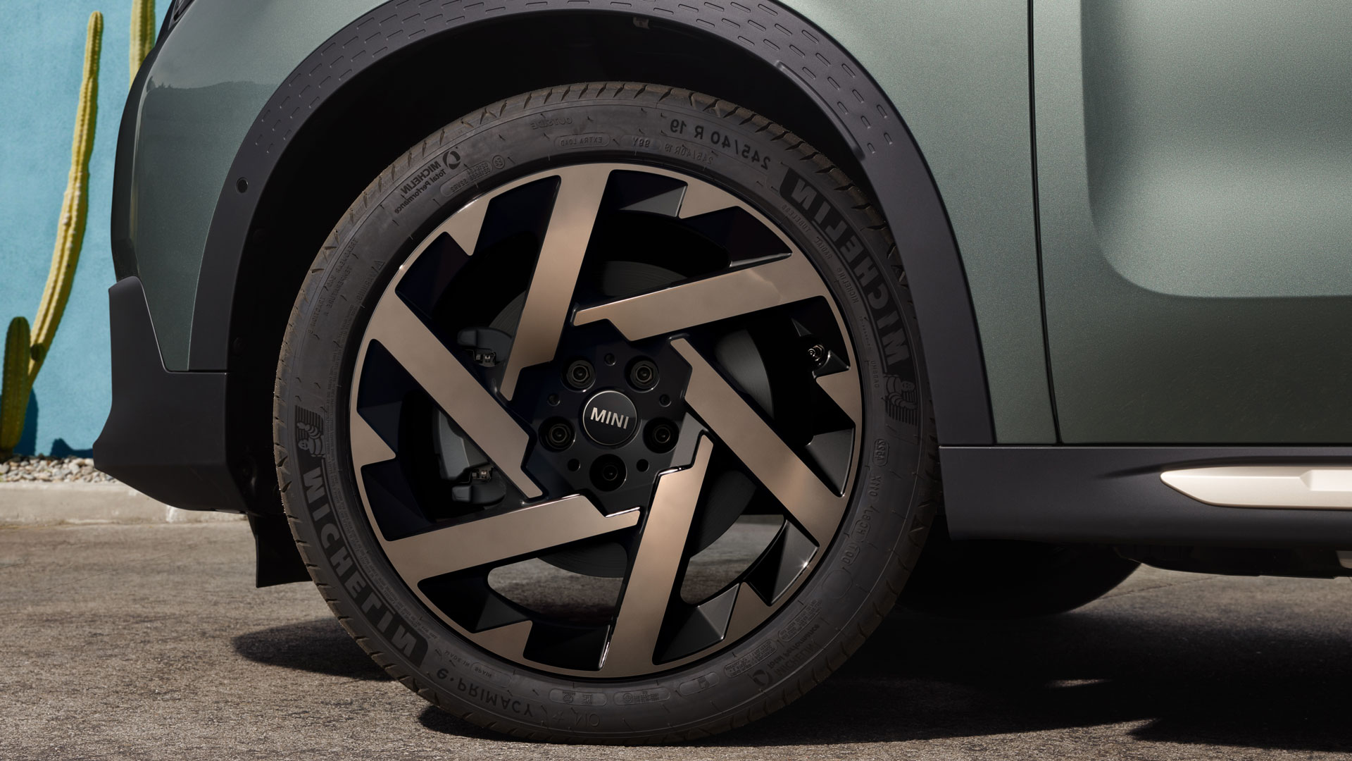 MINI Countryman Tyre Information | EU Tyre Label | MINI UK