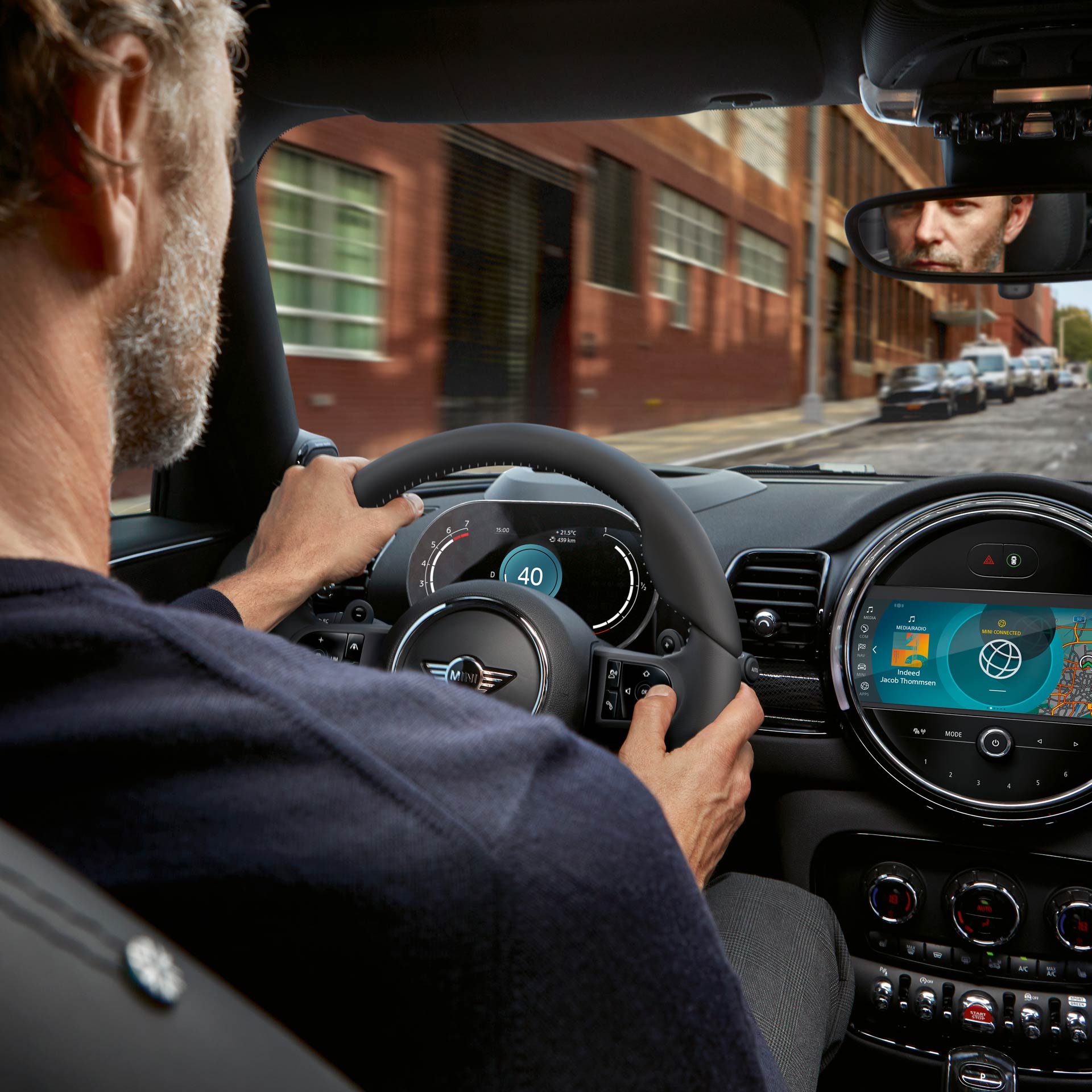 MINI Connected Features | Apple CarPlay | MINI UK