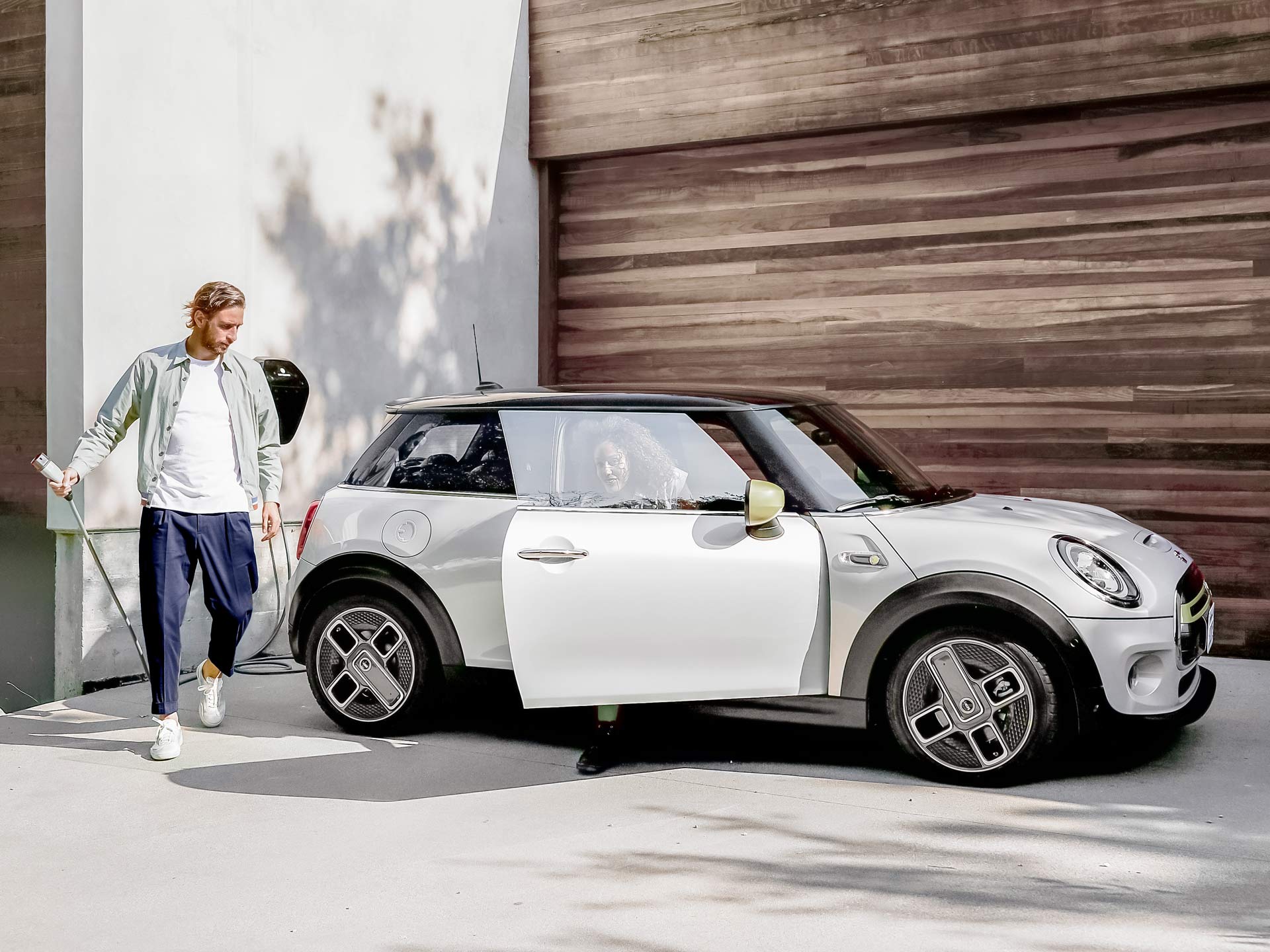 Planning Longer Road Trips With An Electric Car | MINI UK