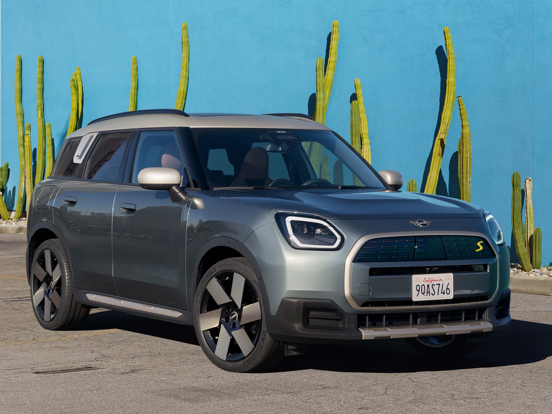 Going Electric - Electric Family | MINI UK