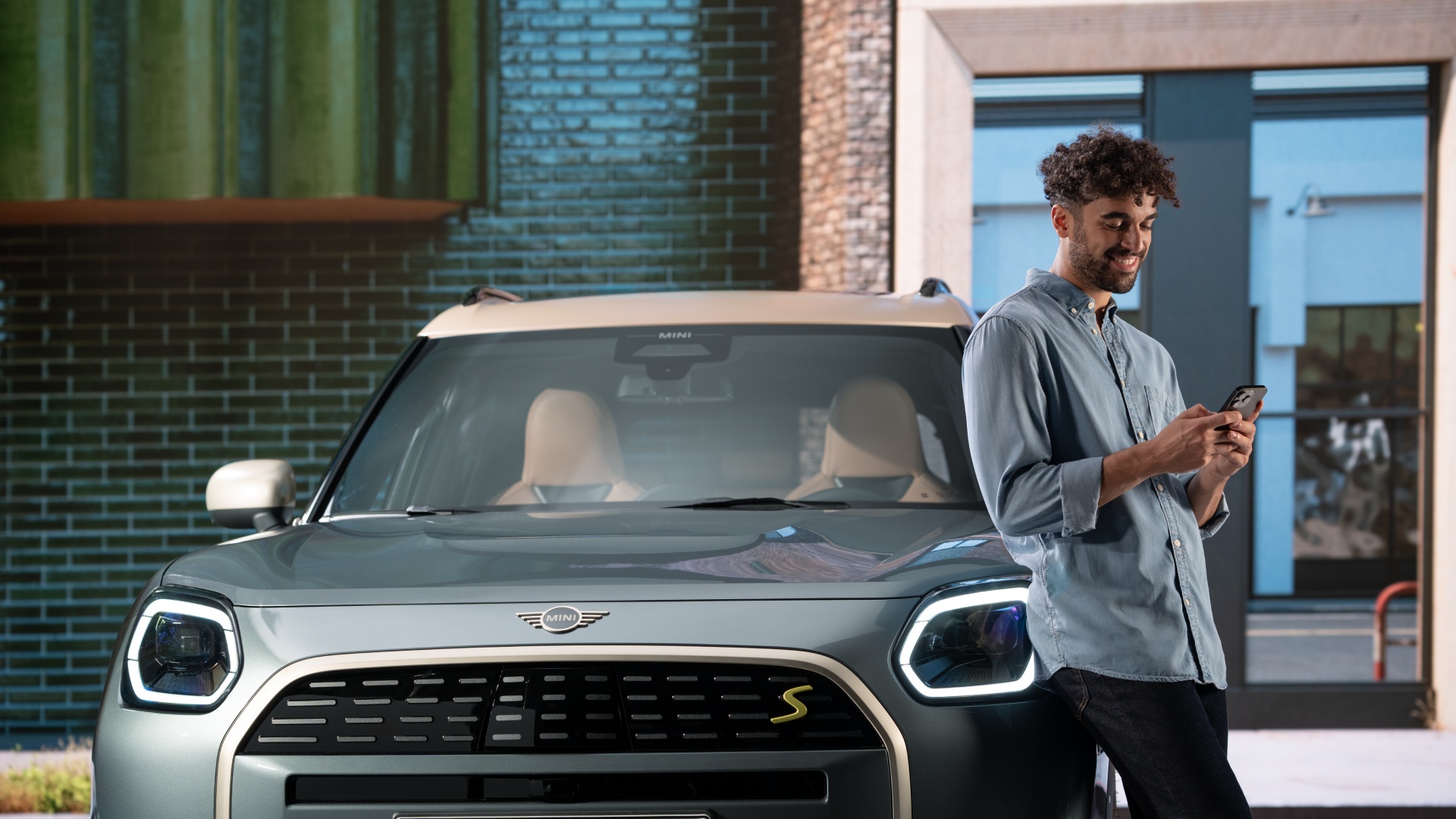 MINI Remote Software Upgrade | MINI UK