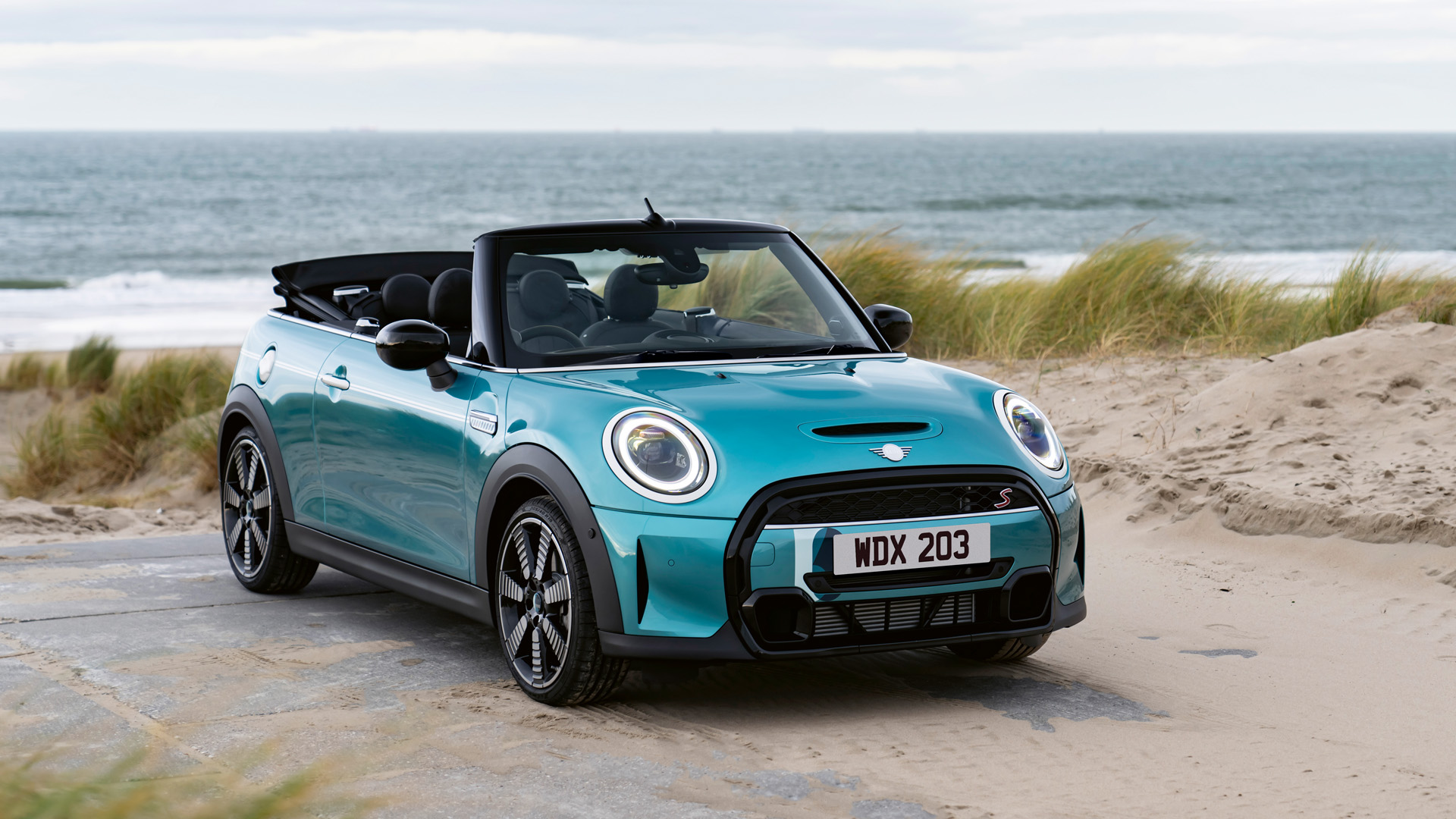 MINI Launches MINI Convertible Seaside Edition | MINI UK