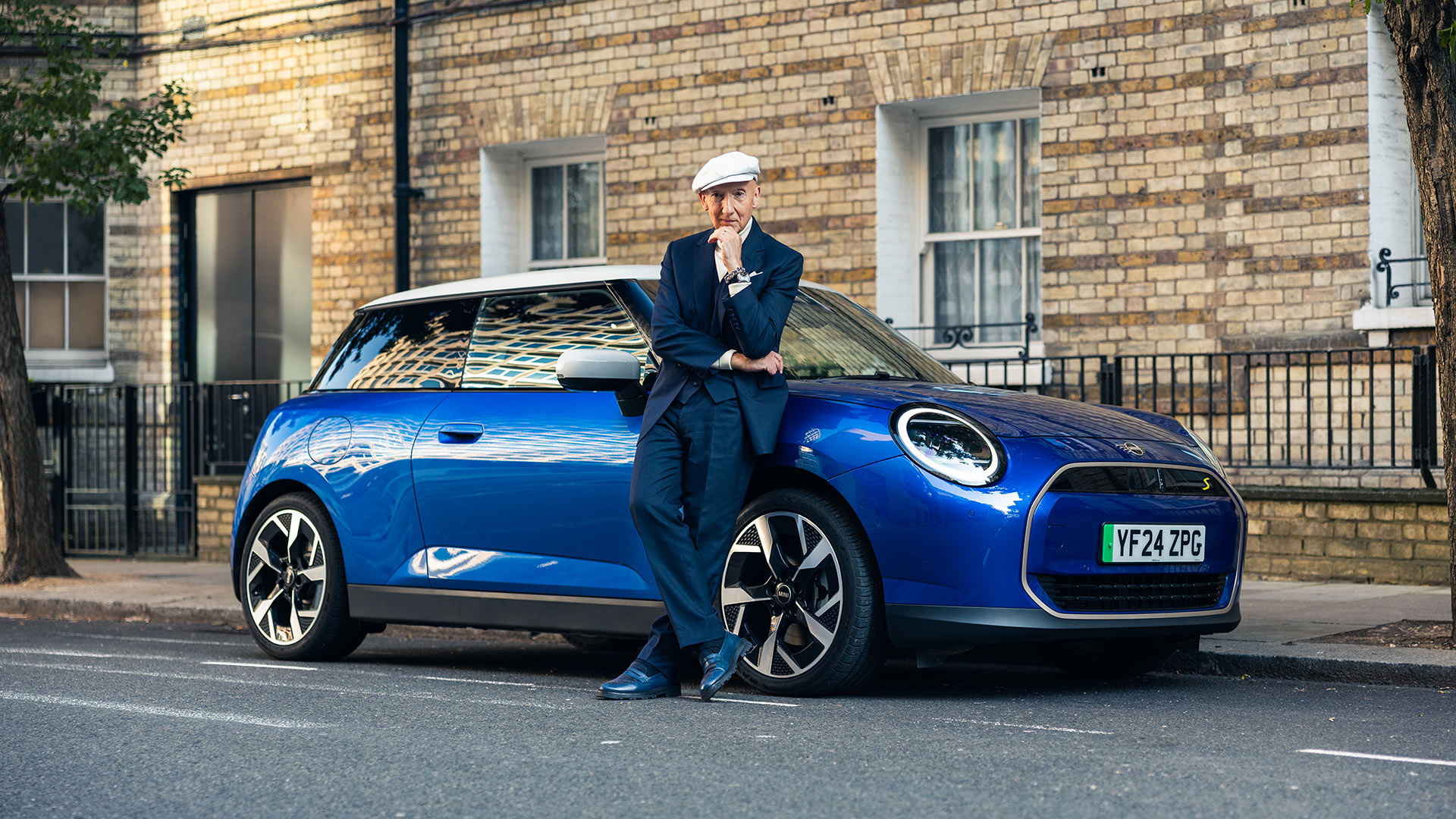 Drivers test the all-electric MINI Cooper and Countryman | MINI UK