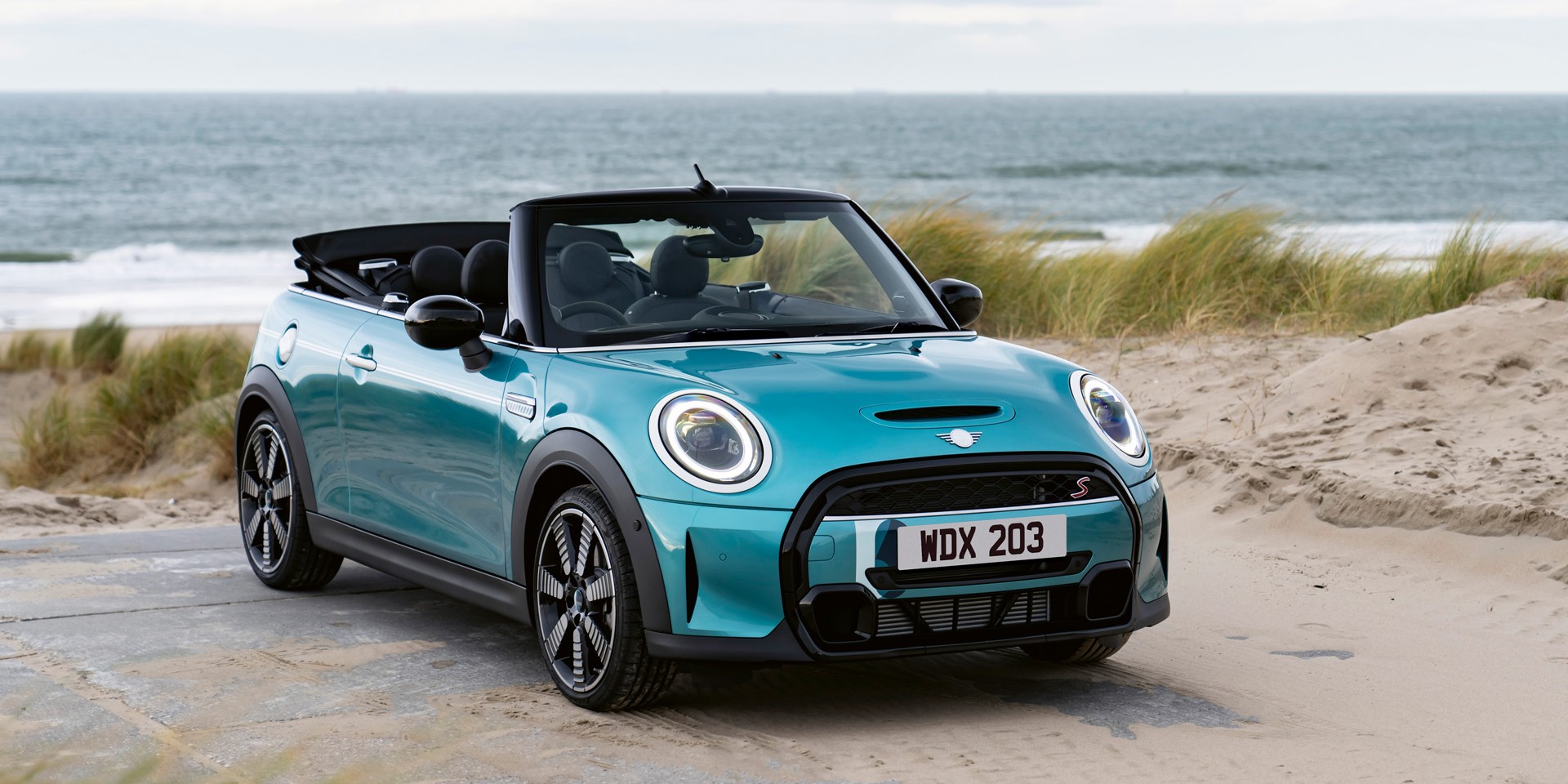 MINI Launches MINI Convertible Seaside Edition | MINI UK