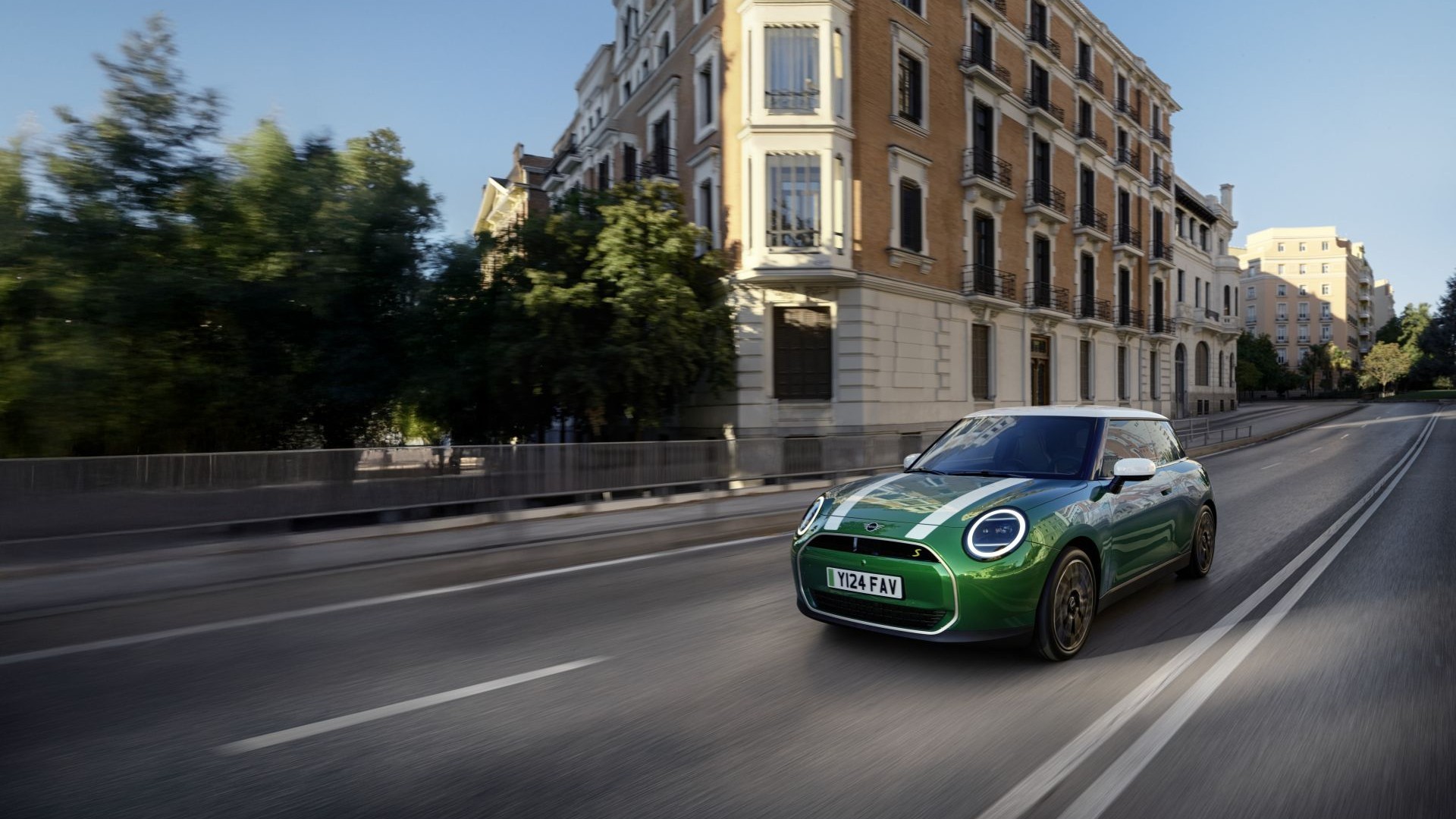 Book Your 24h MINI electric Test Drive