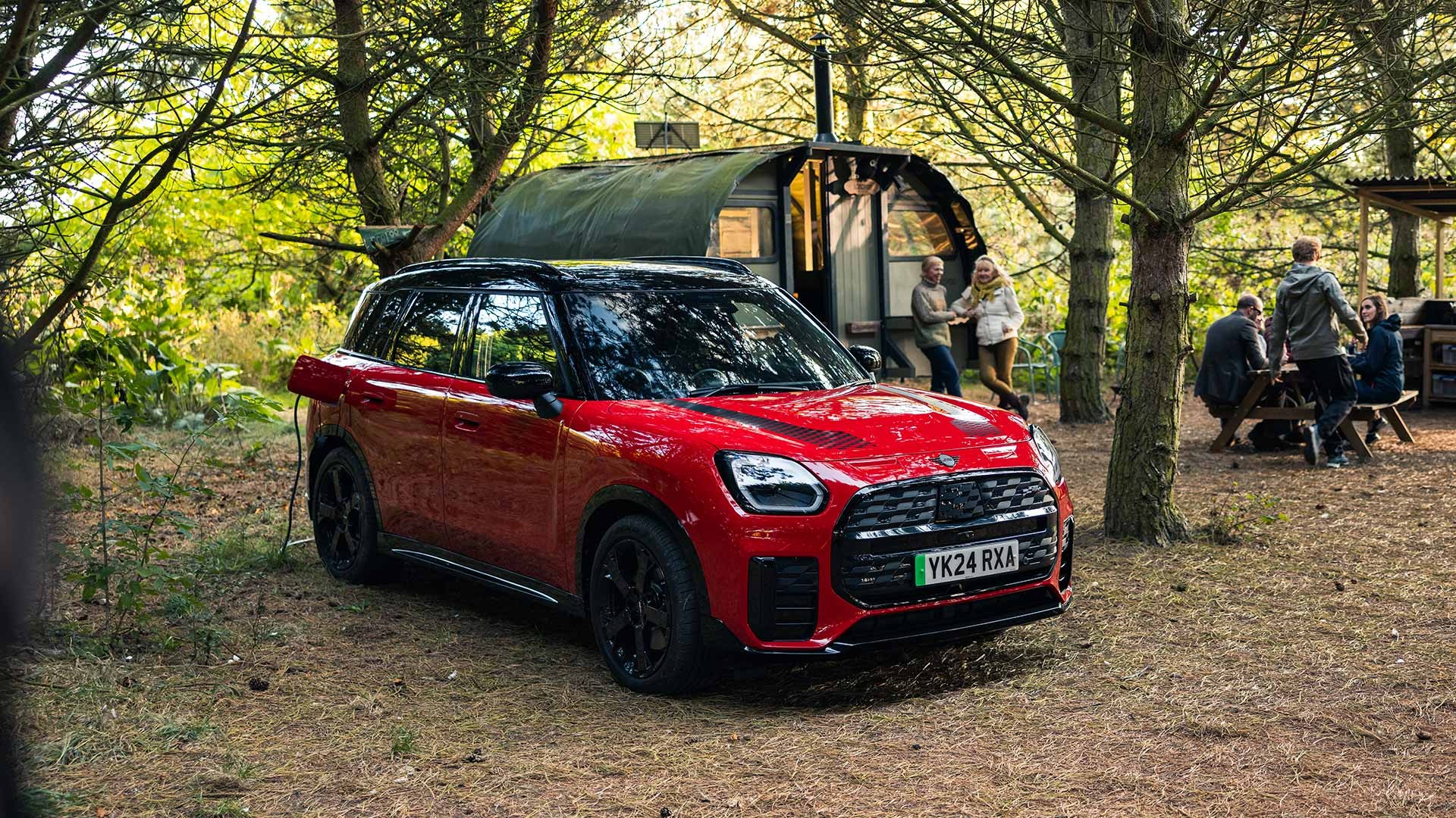 Drivers test the all-electric MINI Cooper and Countryman | MINI UK