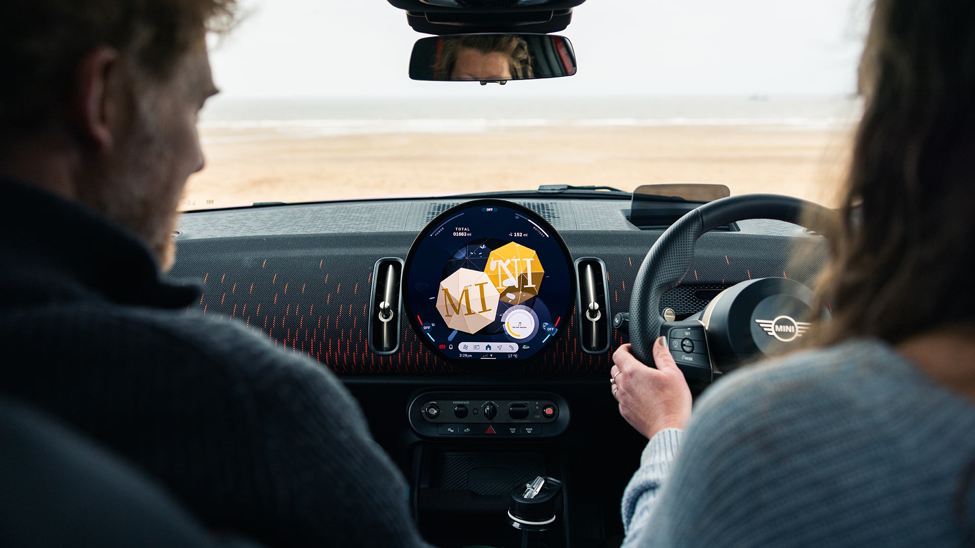 Drivers test the all-electric MINI Cooper and Countryman | MINI UK