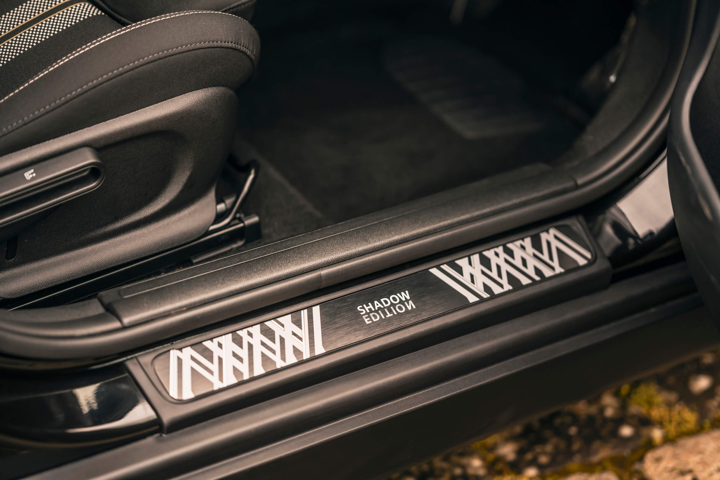 New MINI Shadow Edition - Black MINI | MINI UK