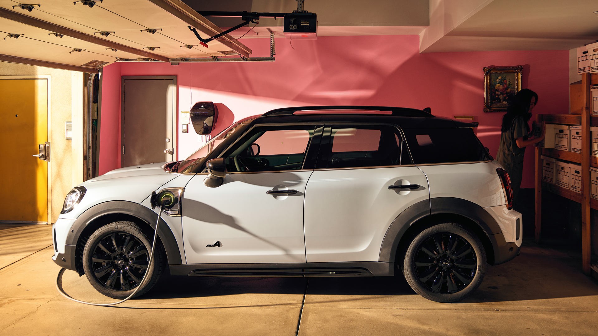 How Do Plug-In Hybrid Cars (PHEV) Work?